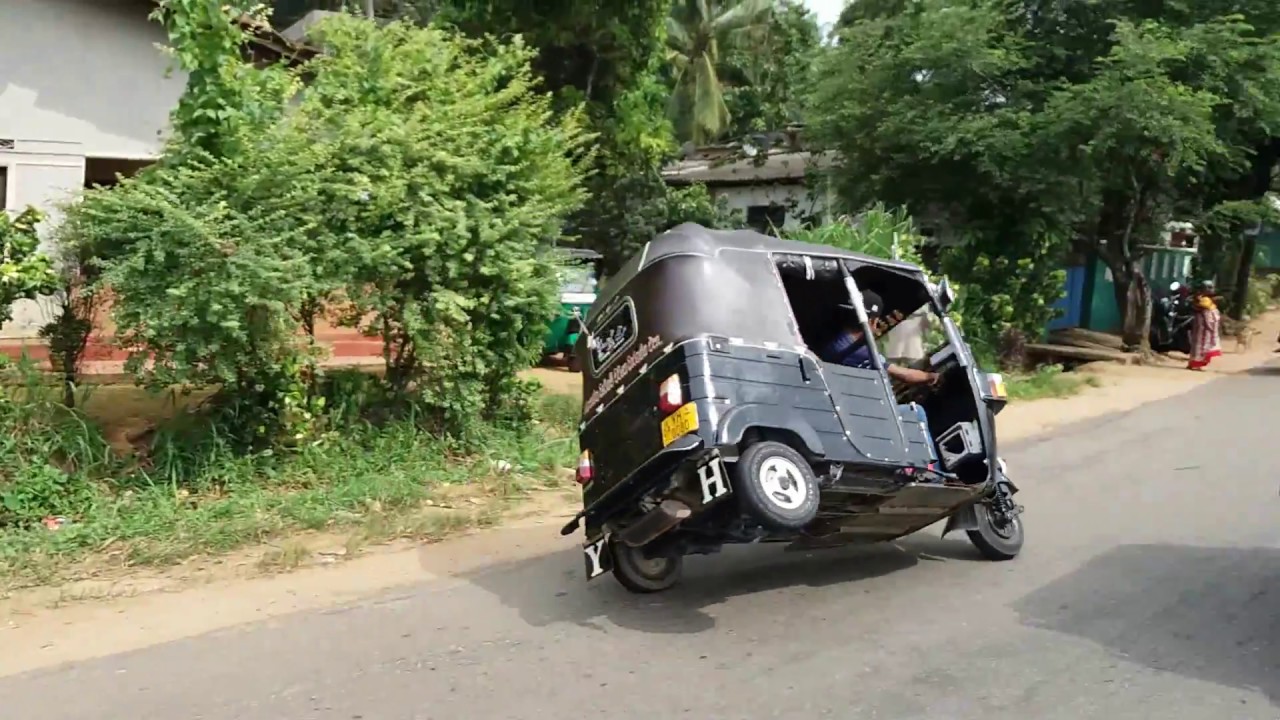 3 Wheel Stunt In Sri Lanka / tuk tuk - YouTube