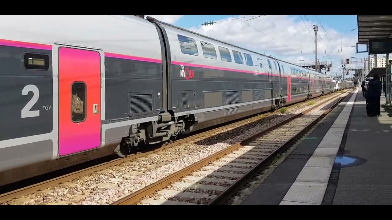 tgv inouï duplex qui arrives de la gare de Rennes - YouTube