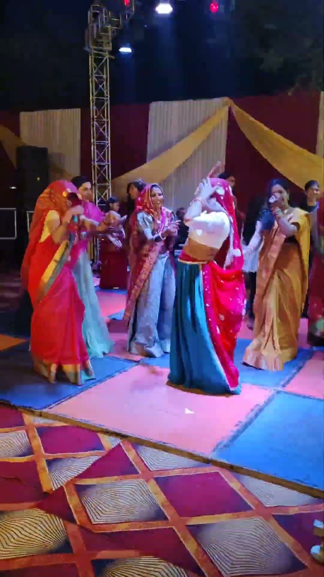 bhua bhatiji dance # viral video #youtubeshorts - YouTube