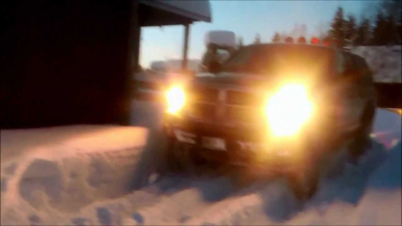Dodge ram 2500 in snow - YouTube