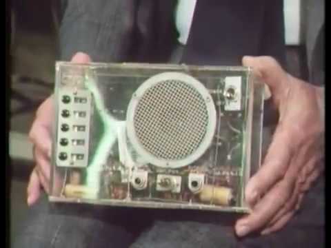 John bardeen présente le premier poste à transistor - YouTube