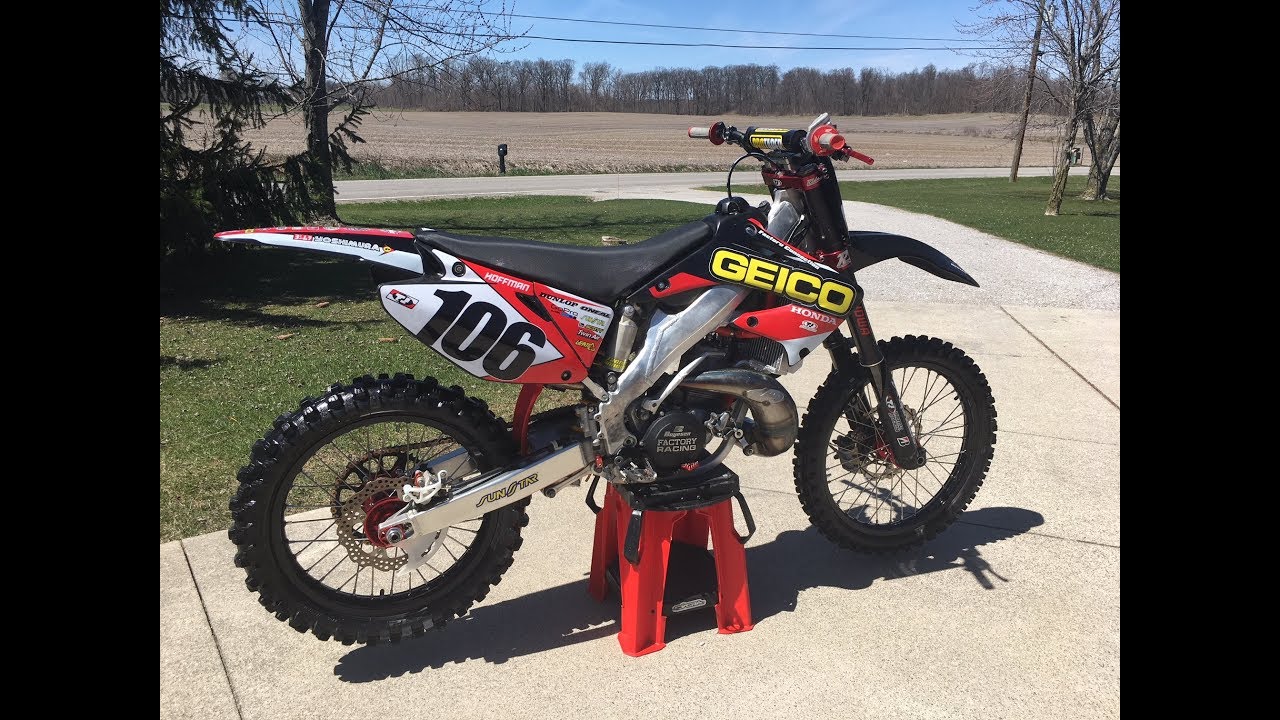 2003 Honda CR250R 2 Stroke Winter Project Debut! - YouTube