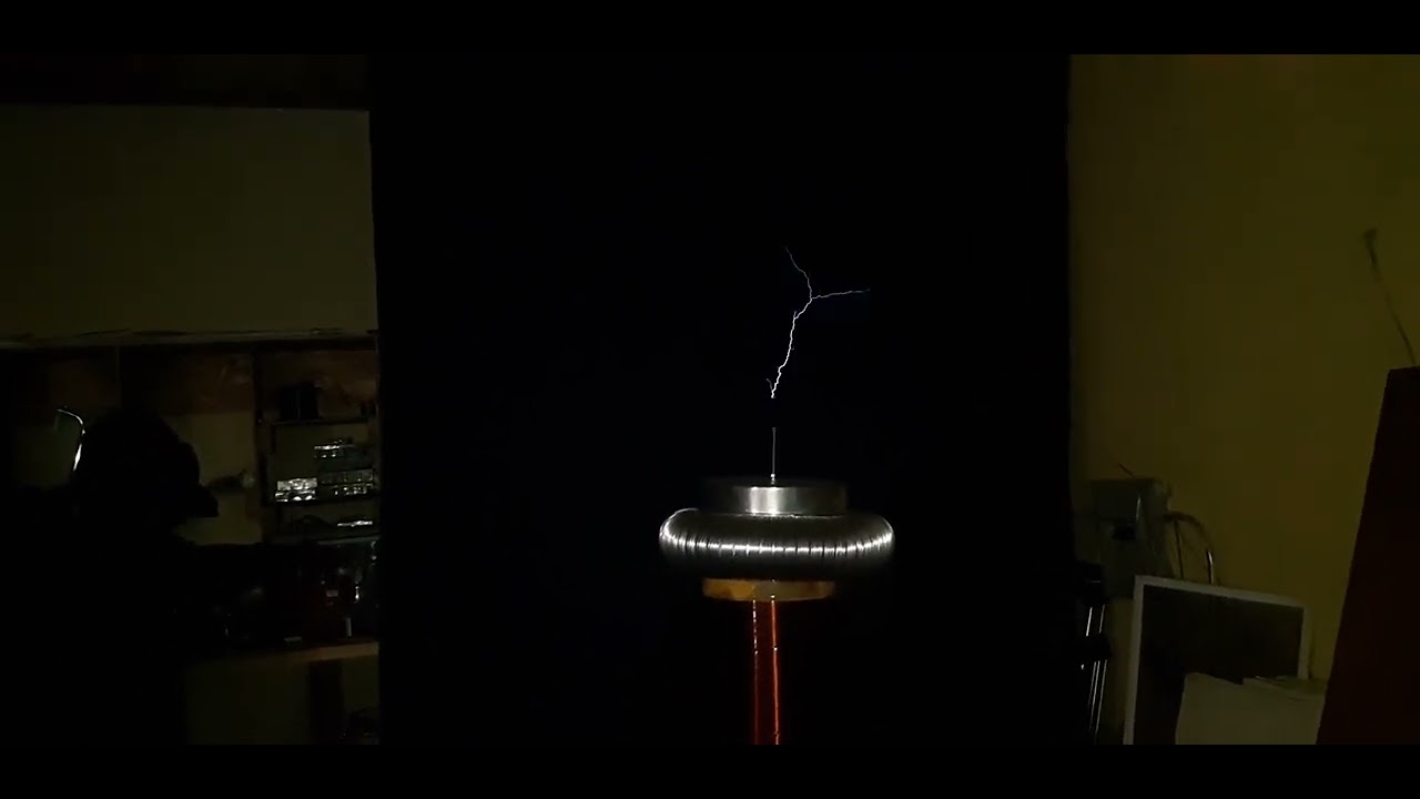 Super High Voltage ZVS Driver tesla coil! - YouTube