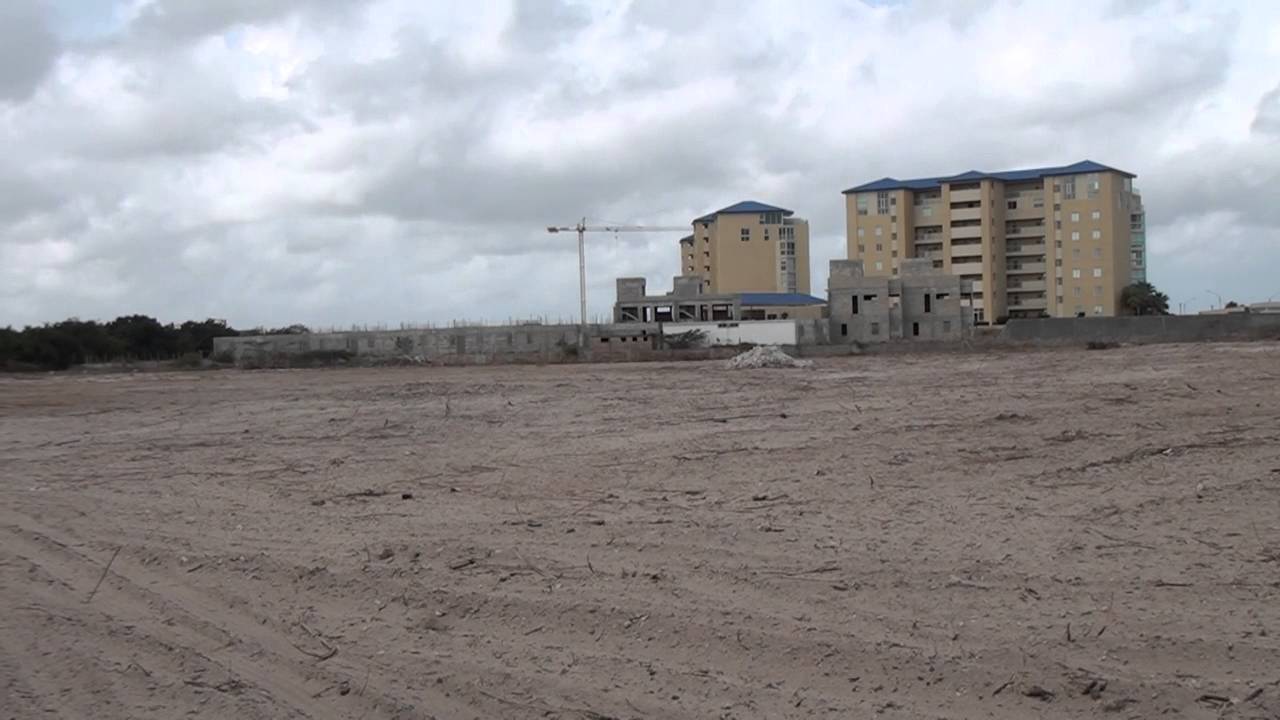 Isabel Dammers splicando encuanto e tereno banda di Bubali Plas #1 ...