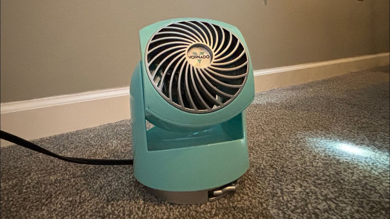 Vornado Flippi V6 Personal Air Circulator Fan - YouTube
