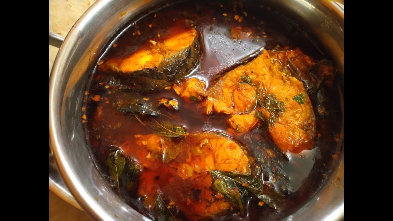 Quick and Easy Rohu Fish Curry || रोहू फिश करी || Maharashtrian Style ...