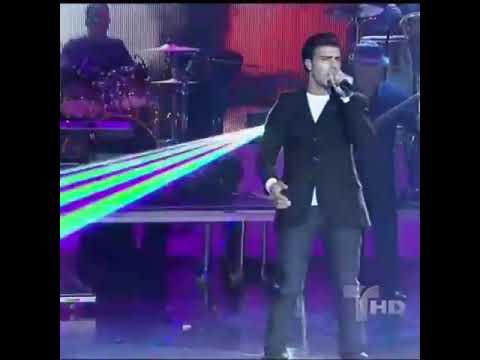 Jencarlos Canela - Mi Corazón Insiste ( Cantando en tv).