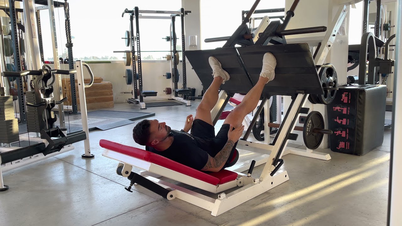 Wide stance leg press - YouTube