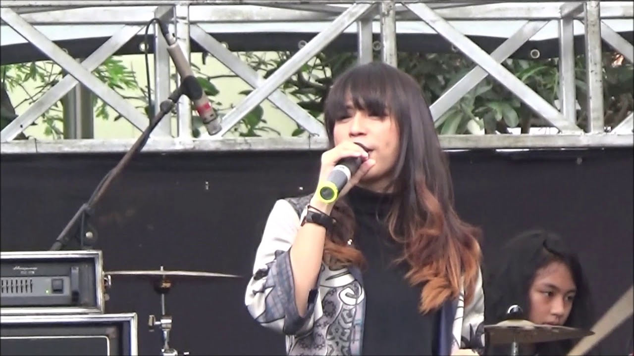 NOCTURNAL BAND Featuring Yaya Fara perform di Tangerang Youth Festival ...