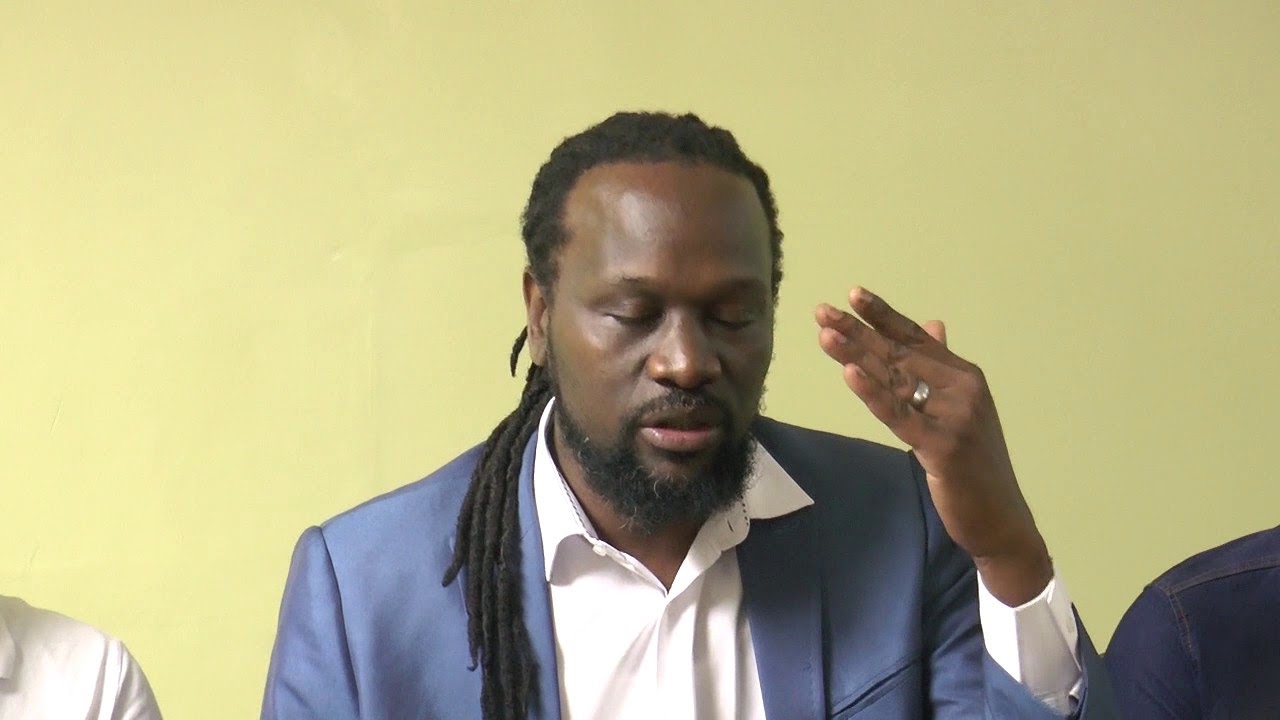 Senatè DON KATO di komisè a te dwe rele l pou yo te ka regle bagay yo ...