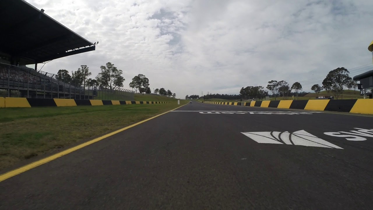 Lexus IS-F Chasing IS-F - YouTube