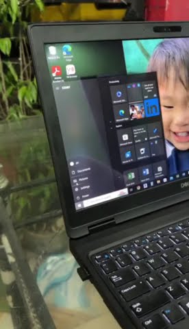 This is the proper way to turn on and turn off the laptop - YouTube