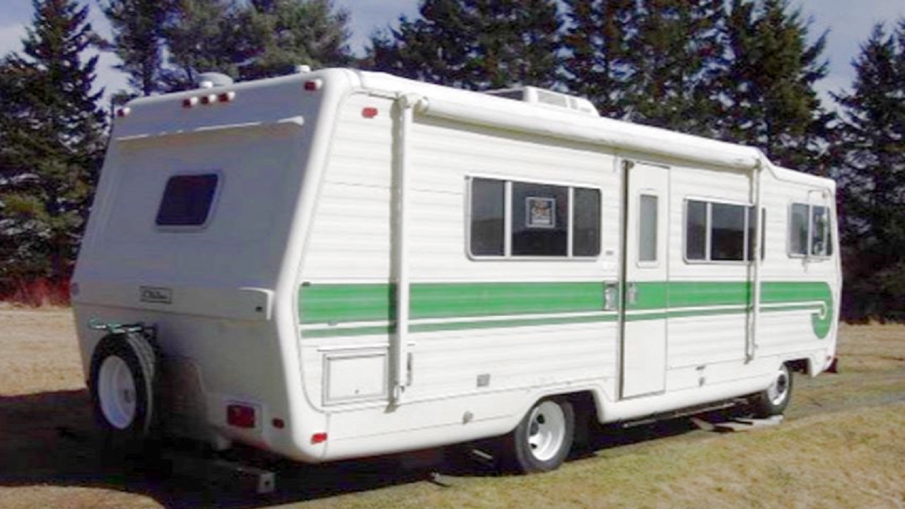 OLD CLASS "A" RV RESTORATION AND TRIP - YouTube