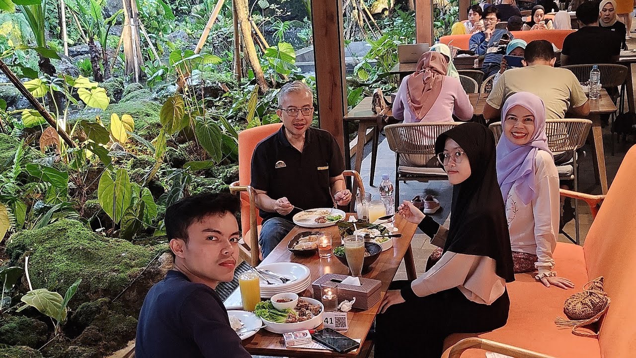 The Waterfall Resto Godongijo Sawangan Depok - YouTube
