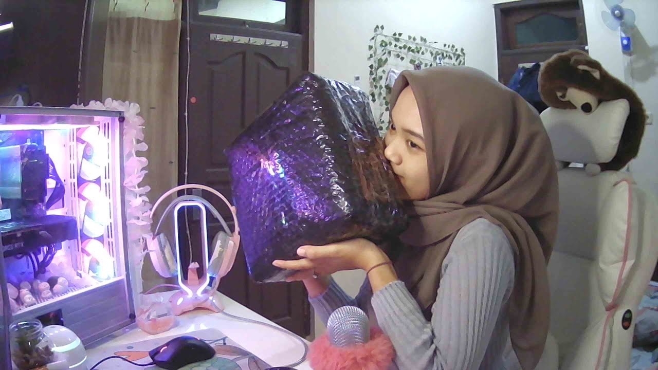 REVIEW RAZER KRAKEN KITTY HEADSET! I'M TOO EXCITED AAAA - YouTube