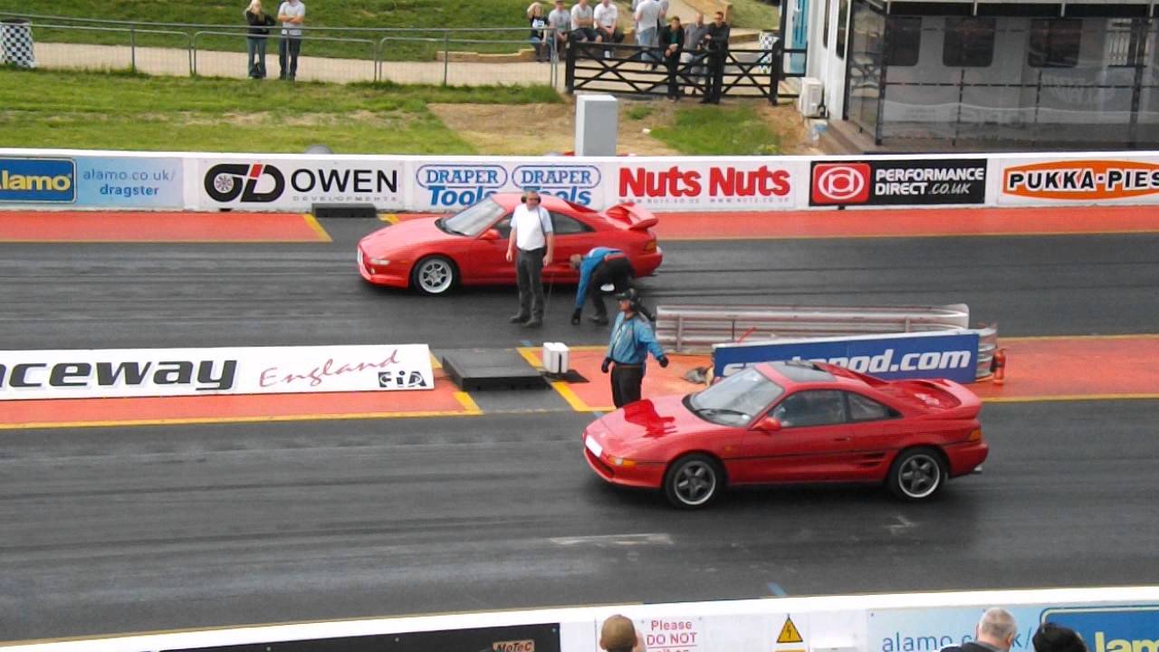 MR2 - Rev 1 N/A Vs Rev 2 N/A Santa Pod - Japshow 2013 - YouTube