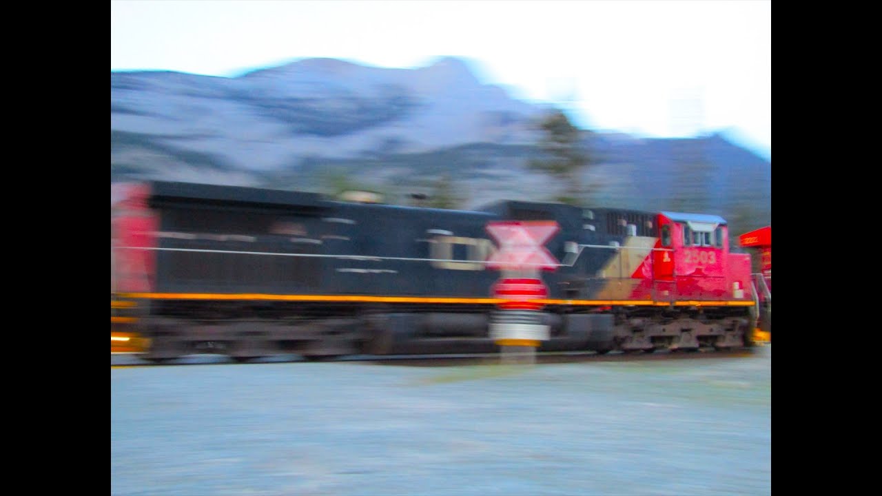 CN 2222 on the Point of a Nice Lashup in the Scenic Mountains of Jasper ...