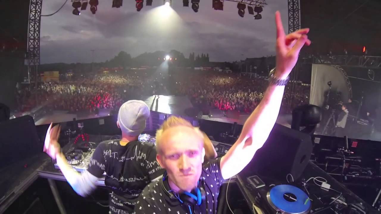 DJ ND rocking NRJ In The Park - YouTube