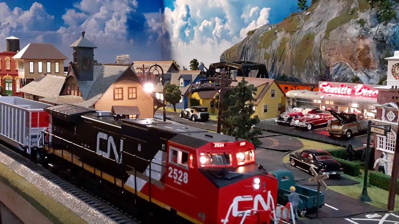 Lionel CN Tank Train Set - YouTube