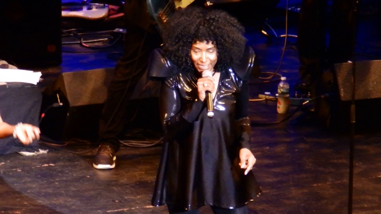 THE CRYSTALS SINGER " LA LA BROOKS " AND THEN HE KISSED ME - COUNT ...