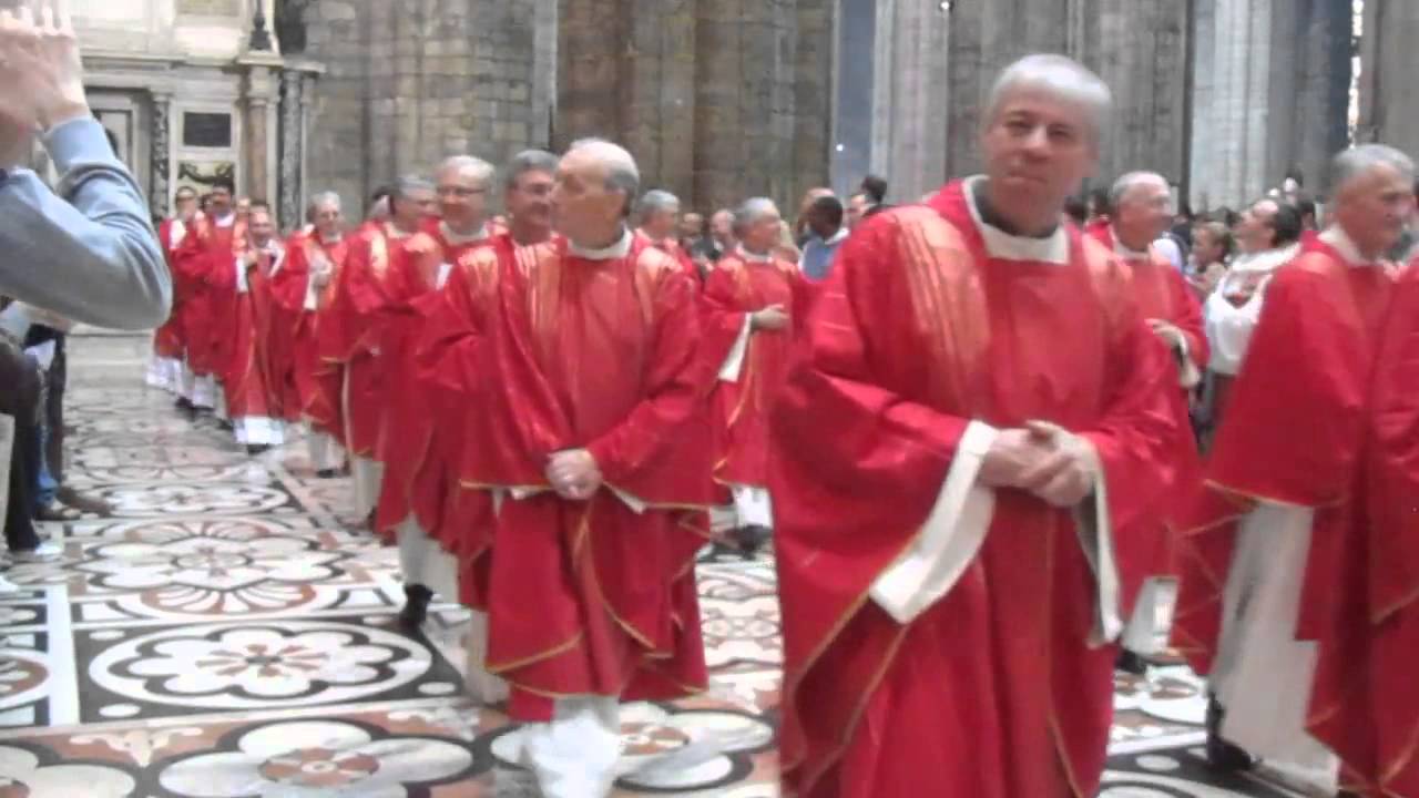 Don Stefano Negri ordinato sacerdote in Duomo - YouTube
