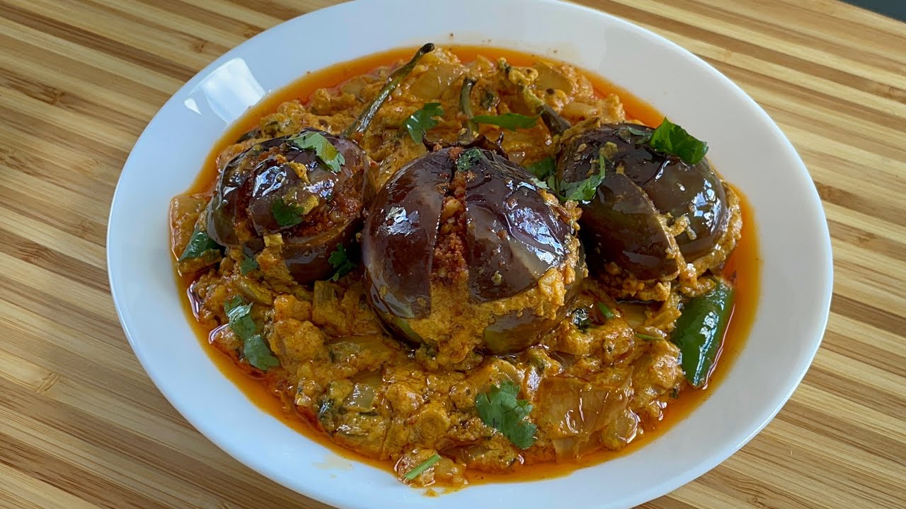 Gujarati Bharwa Baingan Kathiawadi Style | Baby Eggplant Curry | Ami's ...