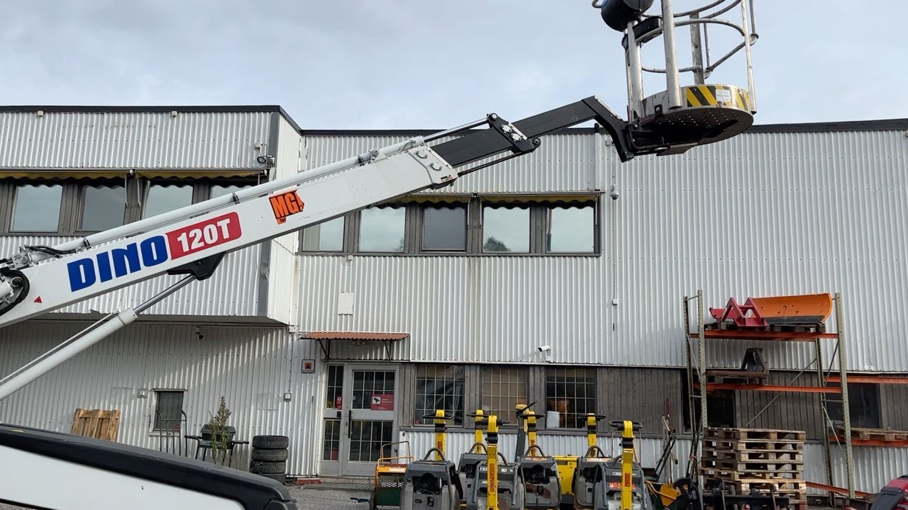 Köp Släpvagnslift DINO 120T Arbetshöjd 12 m på Klaravik - YouTube