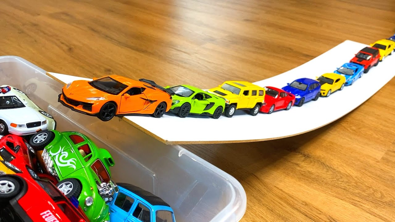 Diecast Model Cars Moving Up To The Box Little cars go up the ramp #8 ...