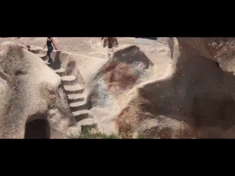 Gaye Su Akyol - Yıllar Yılan (Official Video)