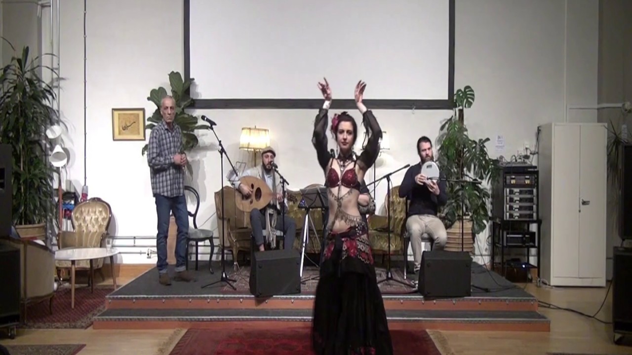 Mwashah "Mala Alkasat" | موشح ملا الكاسات - YouTube