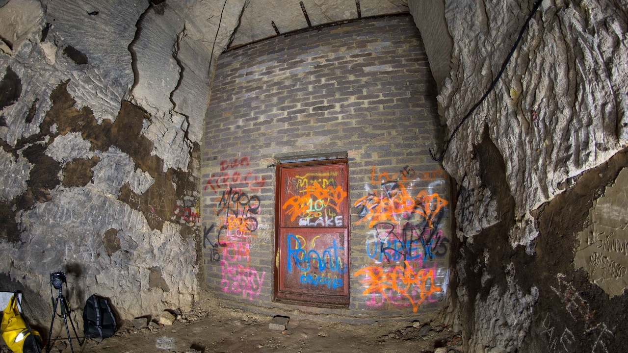 Alarmed Red Door - Box Mine - YouTube