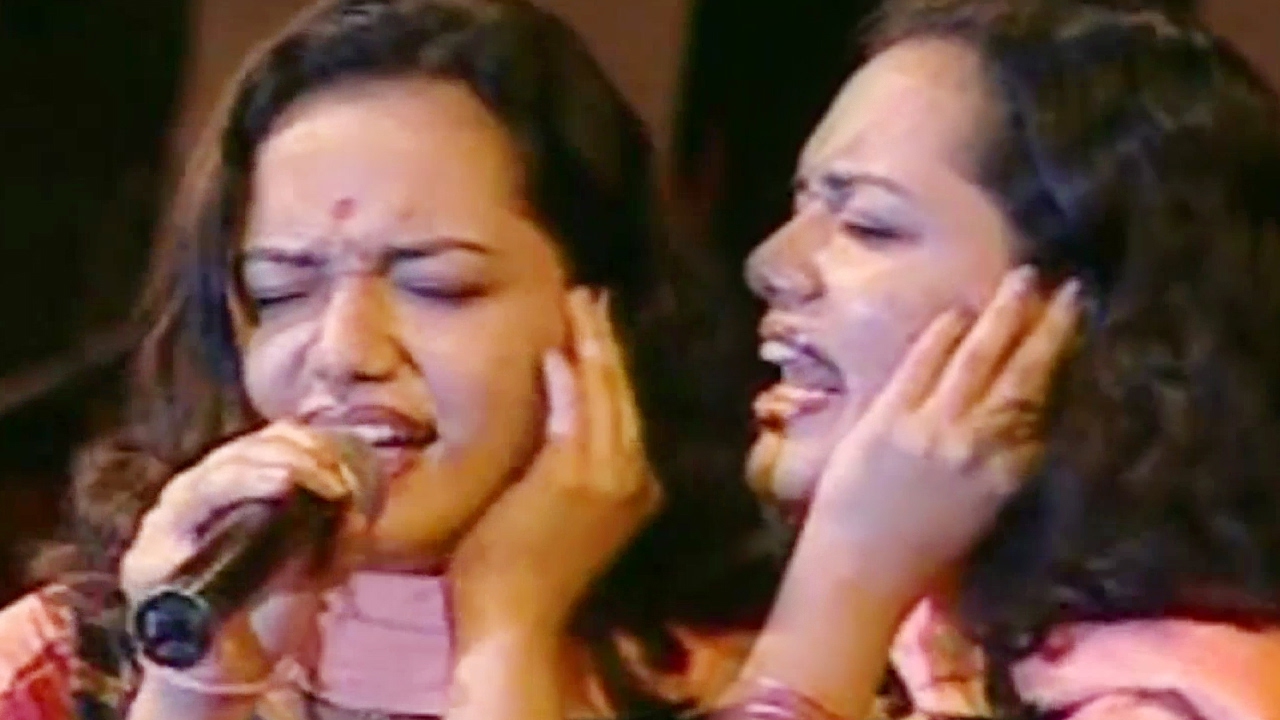 ജോത്സനയുടെ മധുര ശബ്ദത്തിൽ ആ ഗാനം വീണ്ടും സ്റ്റേജിൽ | Jyotsna SongsMalayalam Stage Shows | - YouTube