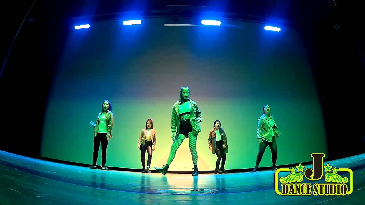 J Dance Studio 1st Concert -(왁킹반)- - YouTube