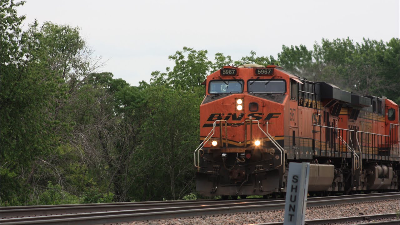 BNSF 5967 leads a empty coal train through Villisca Iowa (5/30/24) - YouTube