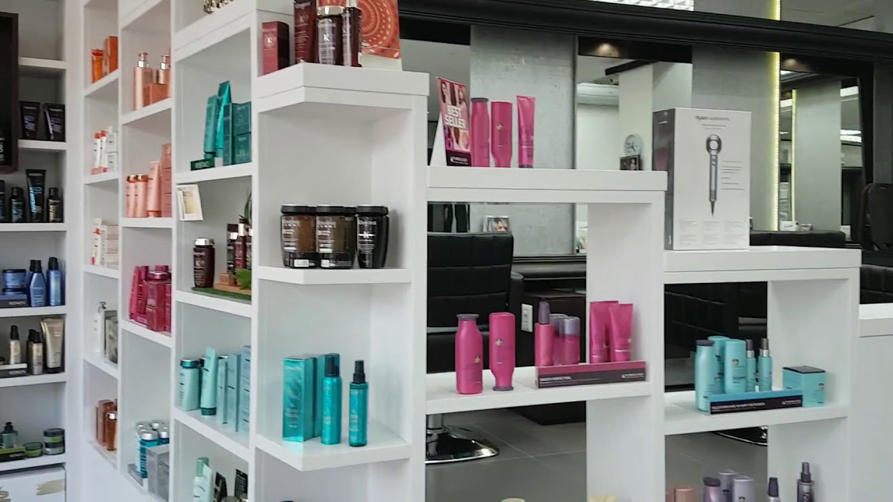 Salon Decor Tour: Excentric on Point - YouTube