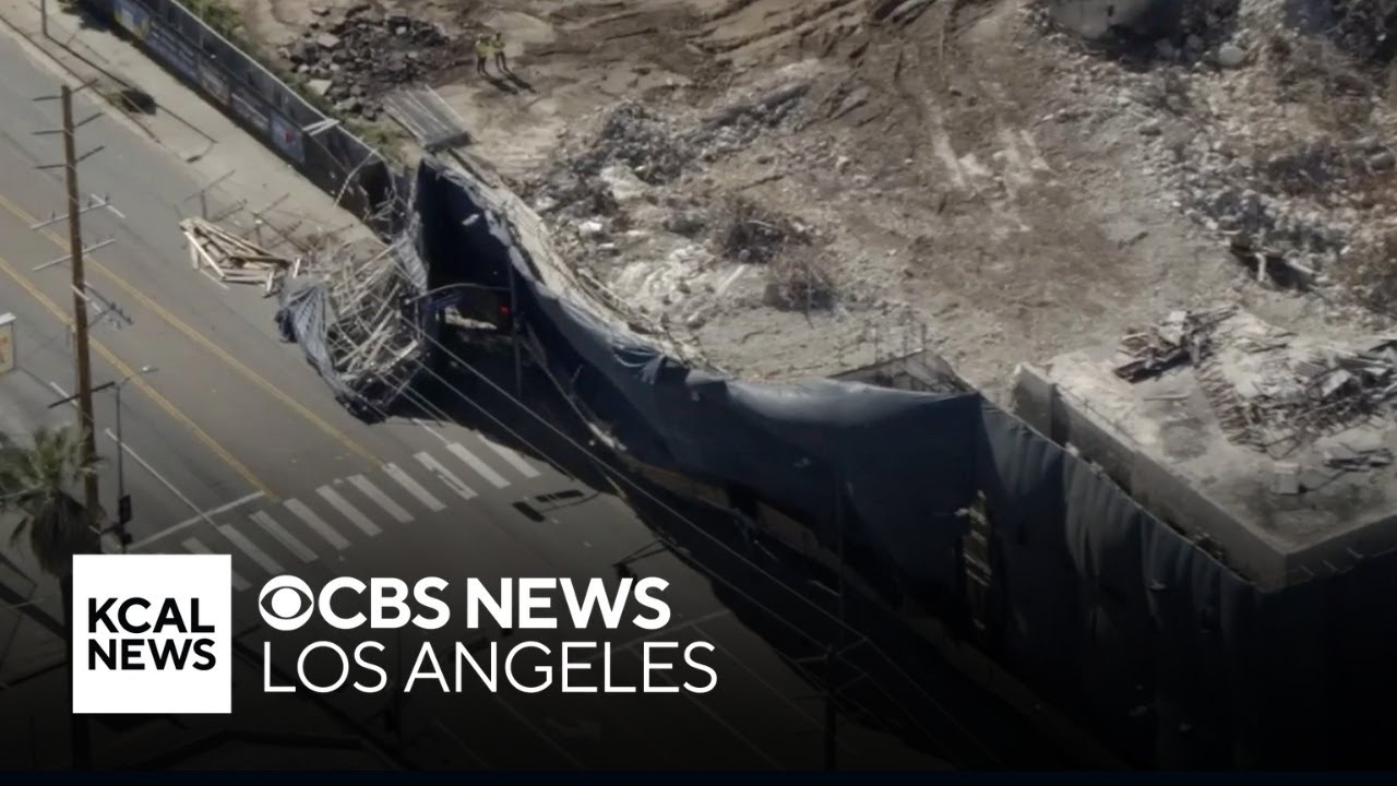 Strong winds knock over scaffolding in Hollywood - YouTube