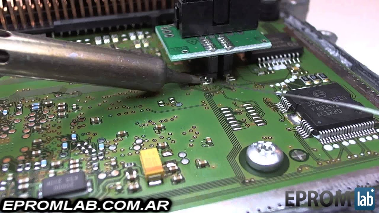 SOLDADURA ZOCALO BDM ECU BOSCH ME9+ - YouTube