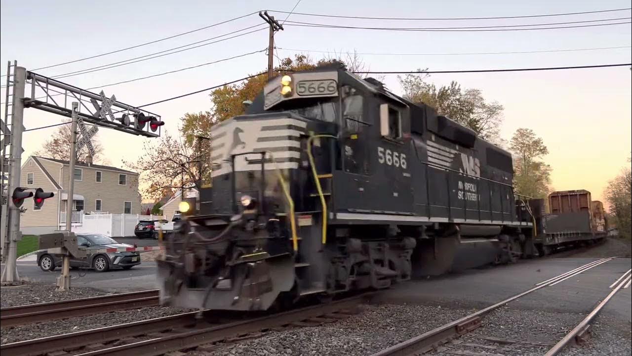 NS 5666 GP38-2 leads CR MA01 with a Nice shave and a haircut at Piscataway,NJ - YouTube