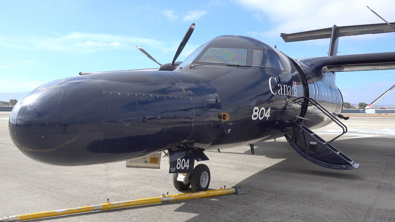 RCAF CT-142 'Gonzo' .. California International Airshow 2017 (4K) - YouTube