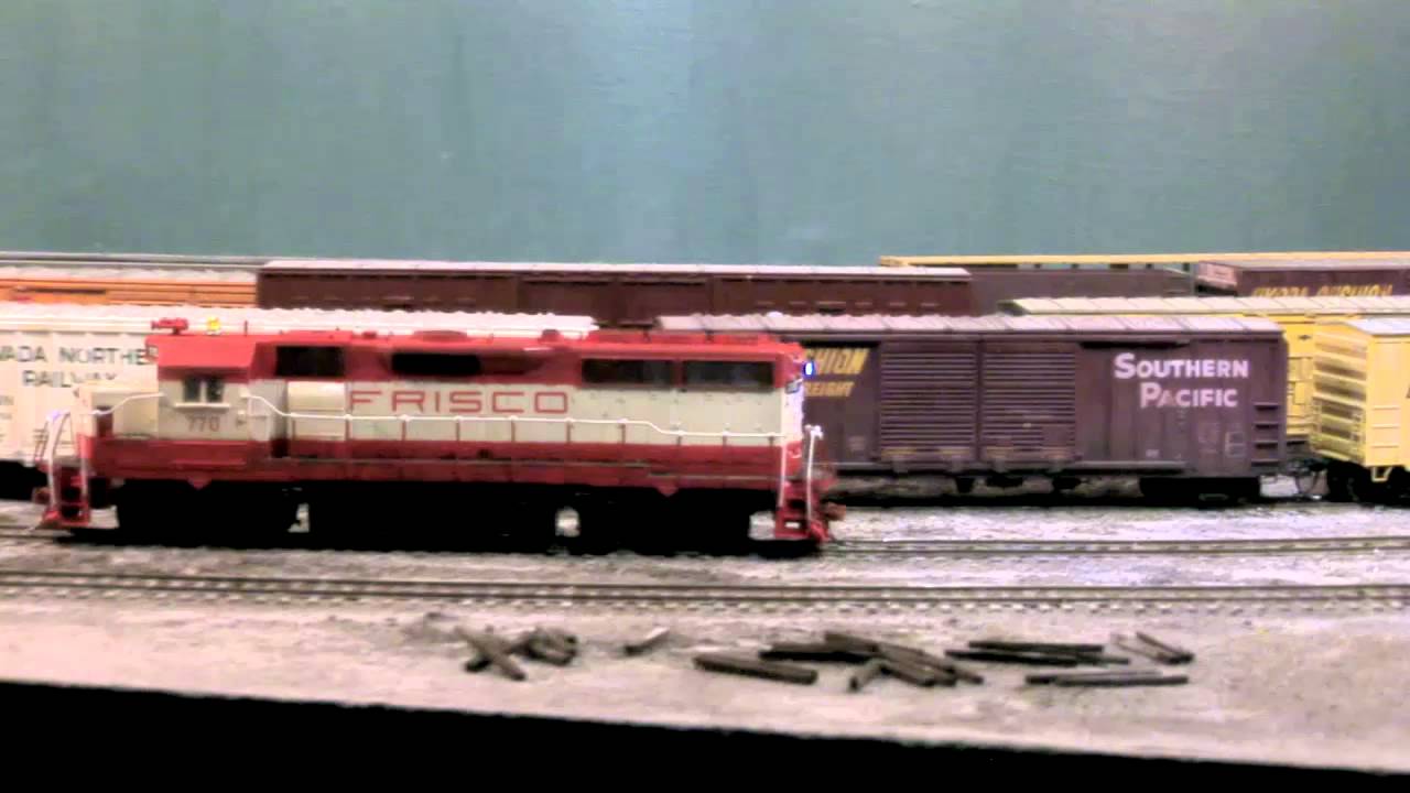 Frisco GP40-2 demo | GP40 diesel loco | Model Railroad Hobbyist - YouTube