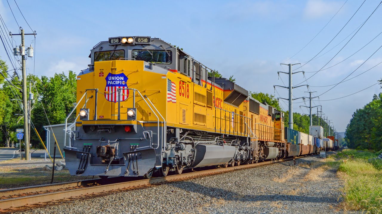 Railfanning on the River Line featuring the new UP paint scheme - 08/29 ...