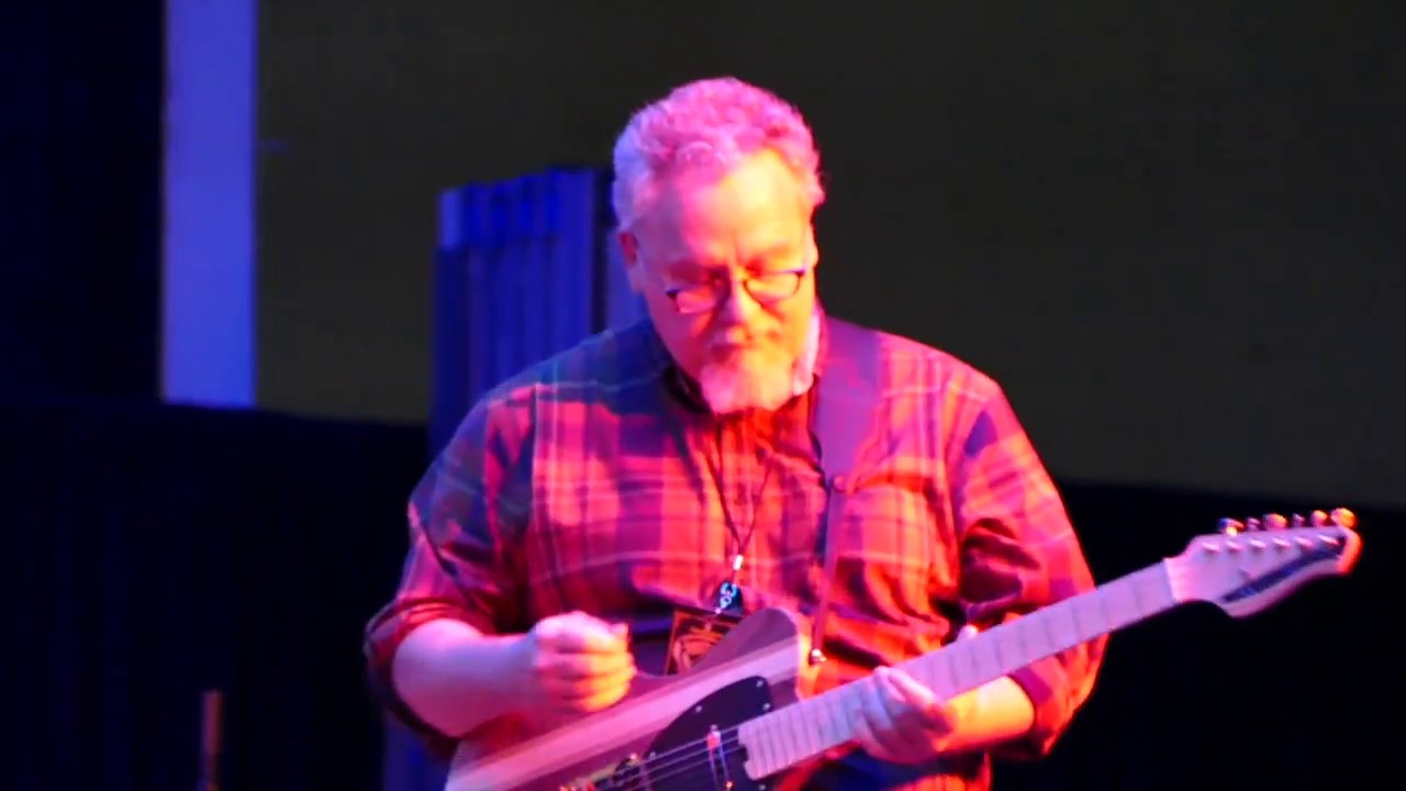 Max T Barnes Dallas guitar show - YouTube