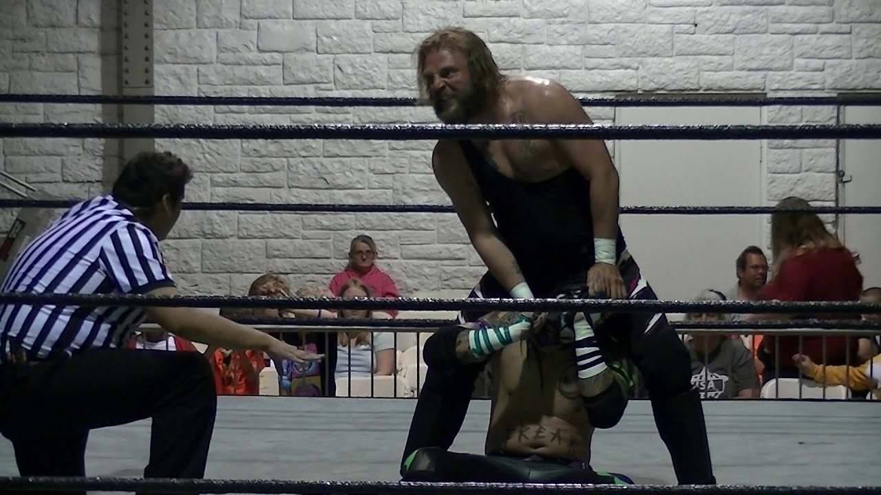 Draven Lee vs Toby Farley - YouTube