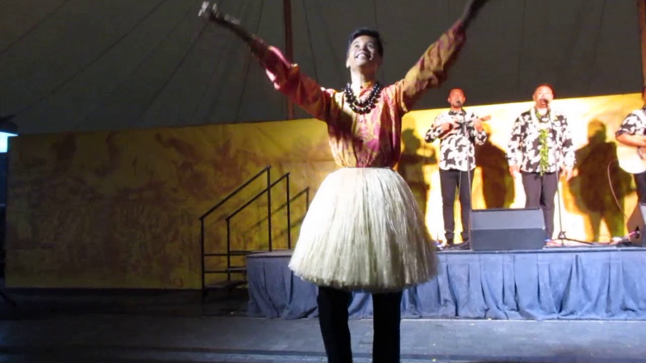 Kamaka Kukona - "Hoʻoheno Aʻo Piʻilani" with Hula - YouTube
