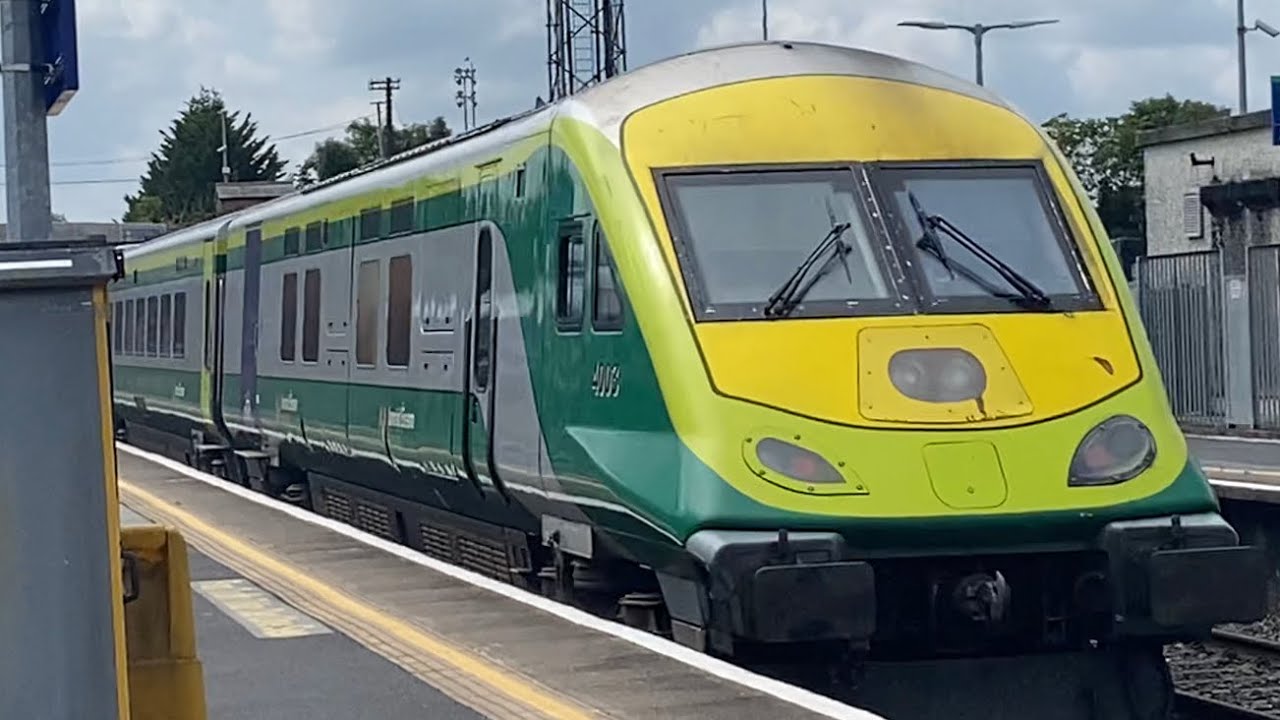 Irish rail Intercity MK4 going through Newbridge train station - YouTube