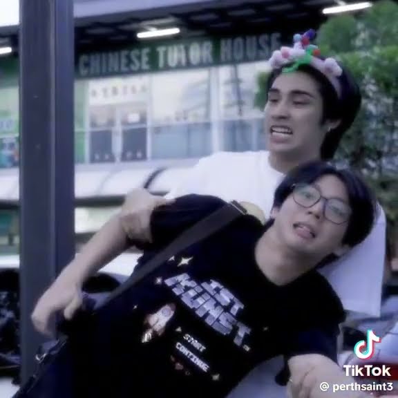 falling in love 🤡 #uppoom #uppoompat #mystandin #poompps #uppoom #iqiyi ...