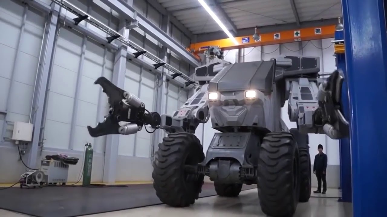 Super car, robot destroyer - YouTube