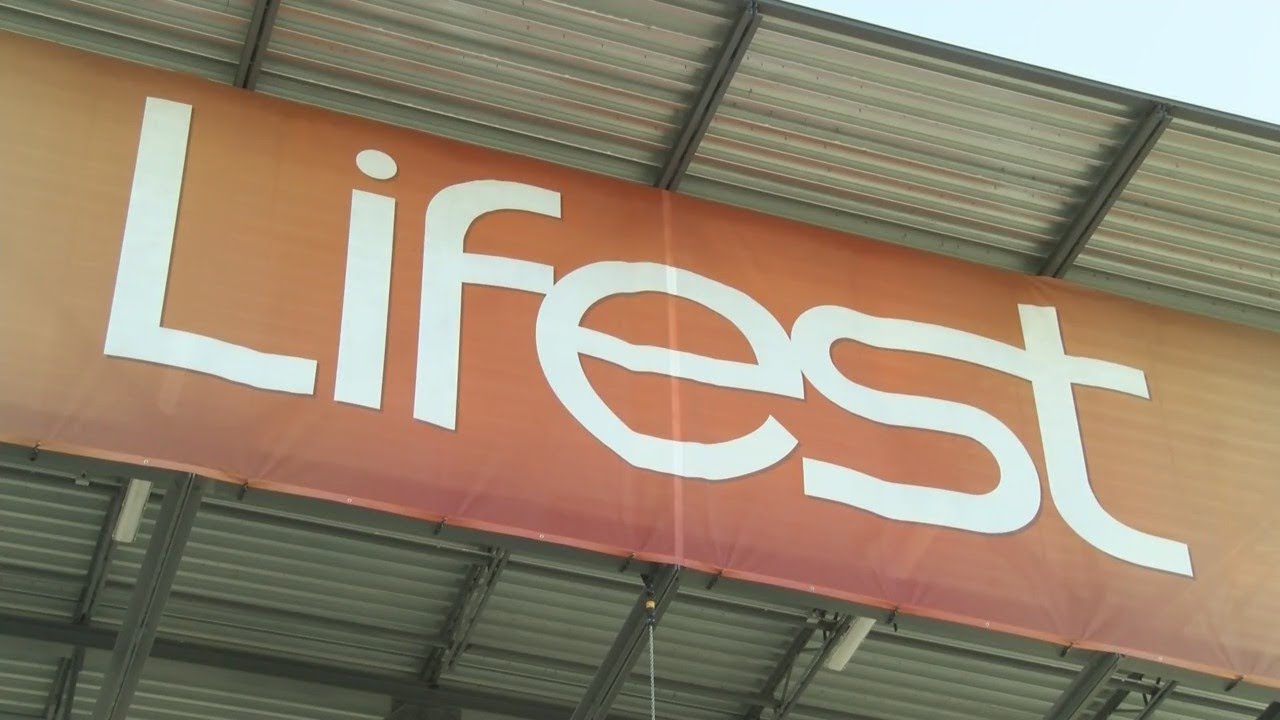 "Lifest" Taking Center Stage - YouTube