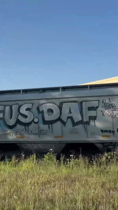 UP 8984 Lead Manifest Train #unionpacific - YouTube