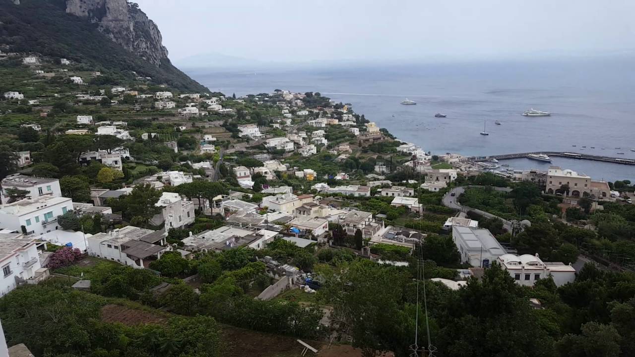 The cable car in Capri - YouTube
